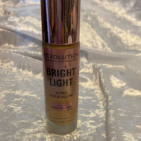 Revolution | Makeup | Revolution Bright Light Face Glow Lustre Medium ...